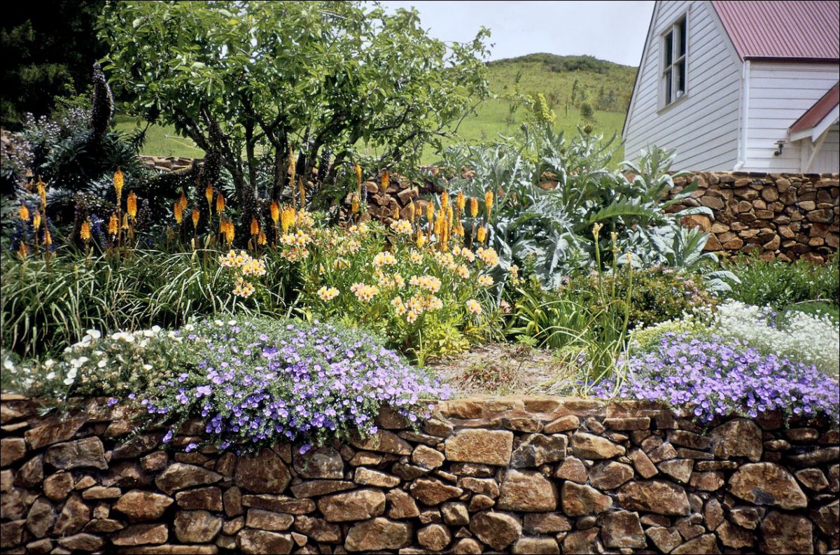Eclectic Country Garden - Nicholas Bray Landscape Architect